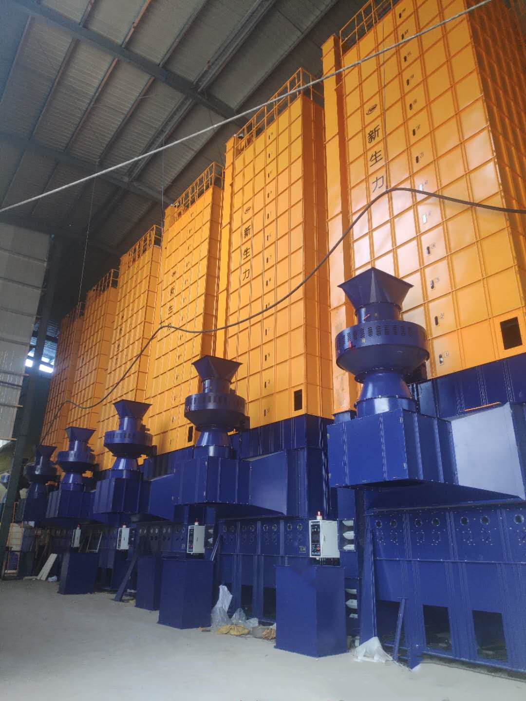 120 Tons Batch Type Rice Mill Dryer Machine Self Flowing Circulation Base